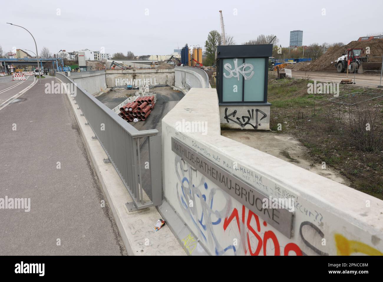 Berlin, Germany. 18th Apr, 2023. View from the Mathilde Rathenau Bridge ...