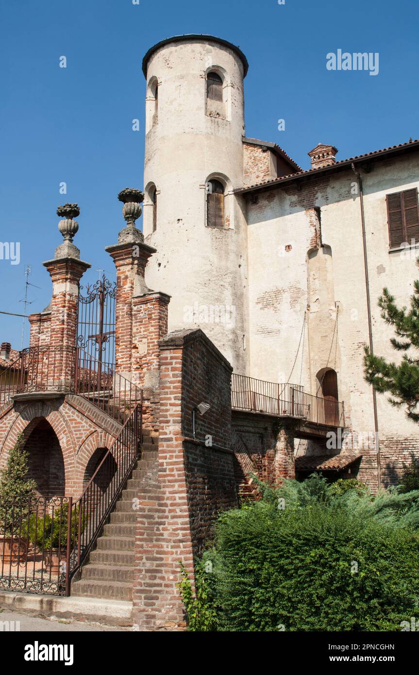 Groppello Cairoli Castle dates back to the 14th - 15th centuries, built ...