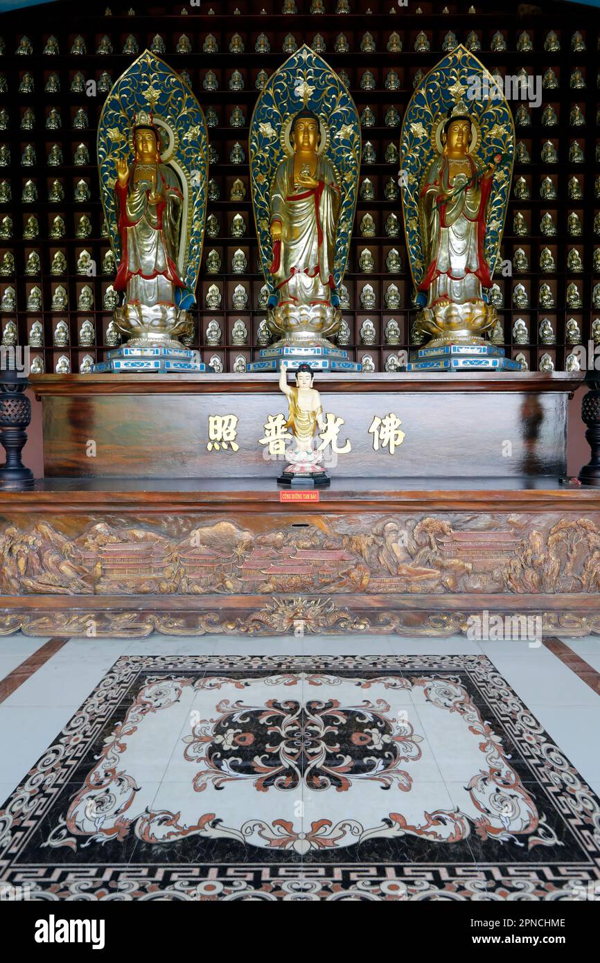 Phat Quang Buddhist temple. Altar. Chau Doc. Vietnam Stock Photo - Alamy