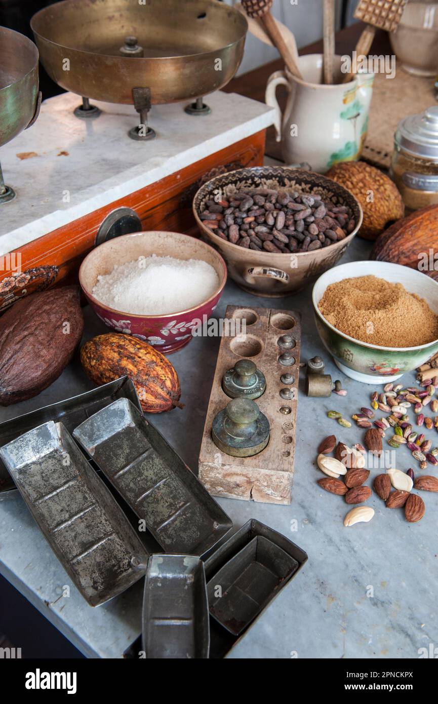 Domestic processing of chocolate according to the Modican tradition ...