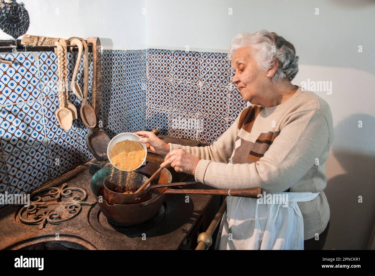 Domestic processing of chocolate according to the Modican tradition ...