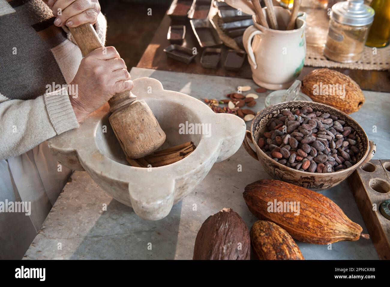 Domestic processing of chocolate according to the Modican tradition ...
