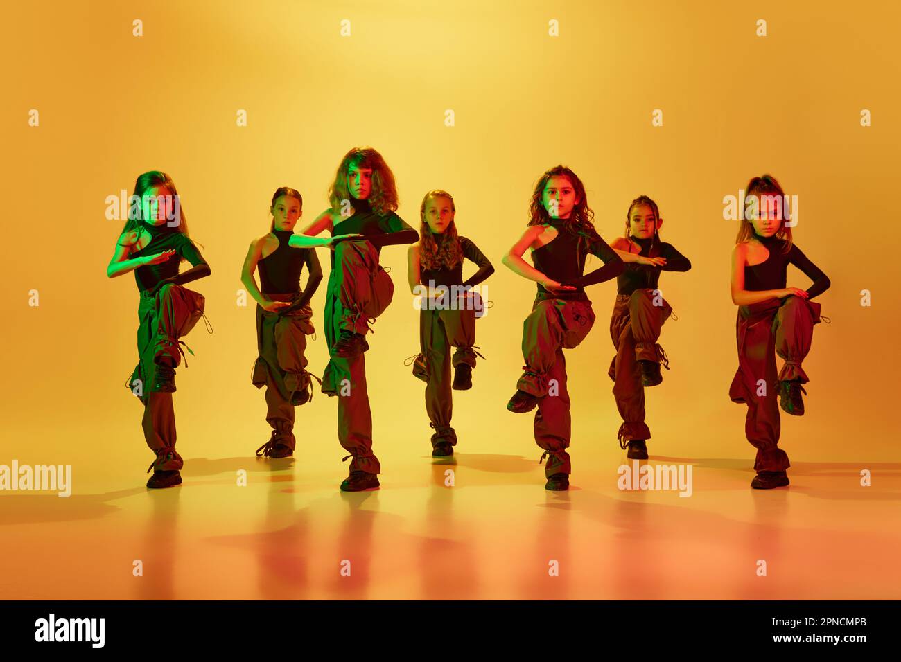 Hip Hop Group Dancing Wallpapers