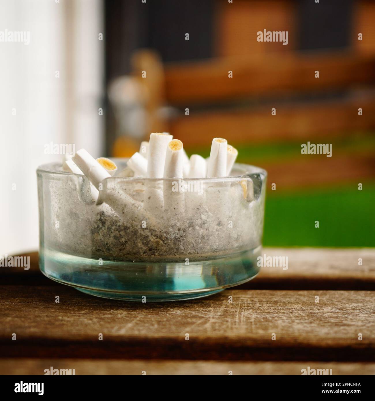 Stale cigarettes hi-res stock photography and images - Alamy