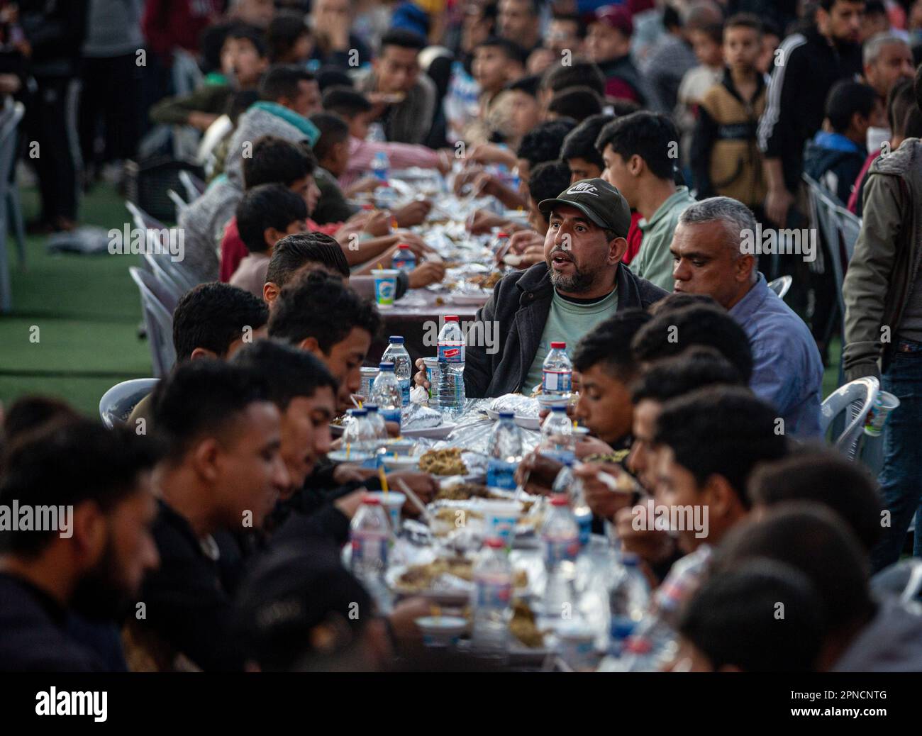 Palestine families hi-res stock photography and images - Alamy