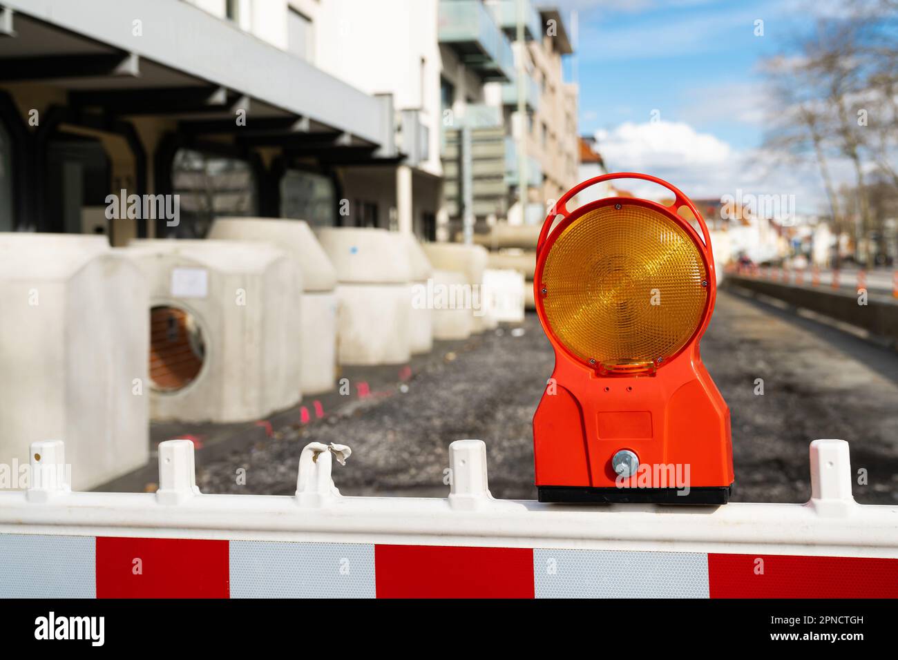 Construction safety signal hi-res stock photography and images - Alamy