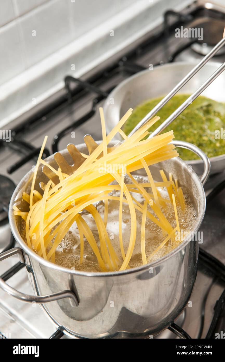 Trenette hi-res stock photography and images - Alamy