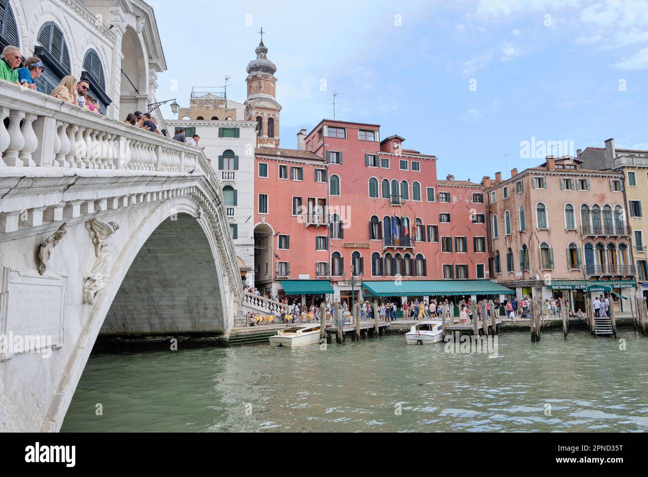 The Rialto Bridge (Ponte di Rialto), the oldest of the four bridges ...