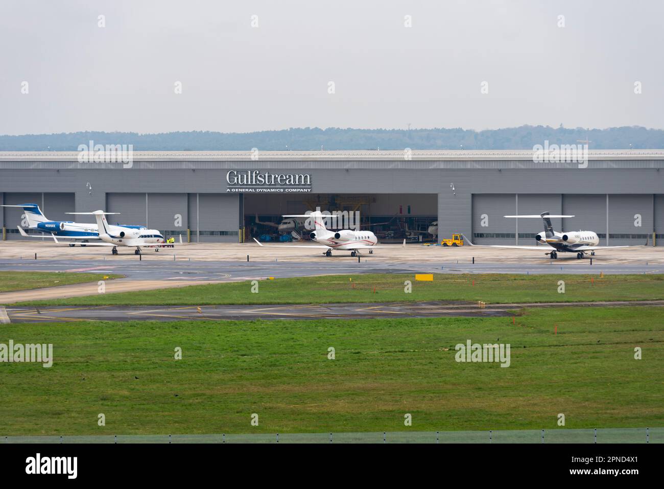 Gulfstream MRO hangar, Farnborough Airport, Hampshire, UK. Private jets ...