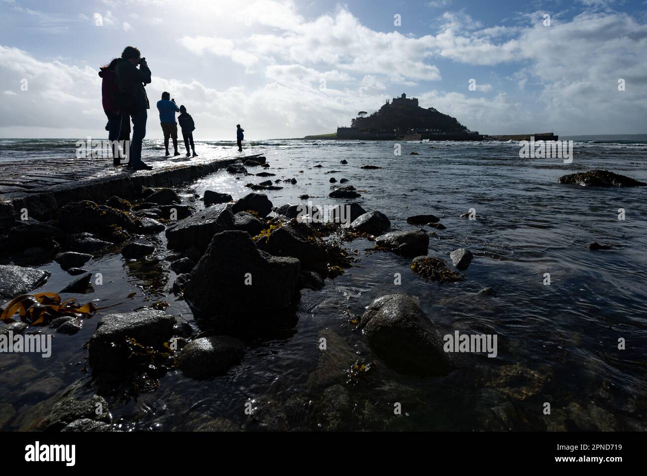 St micheals mount at high tide hi-res stock photography and images - Alamy
