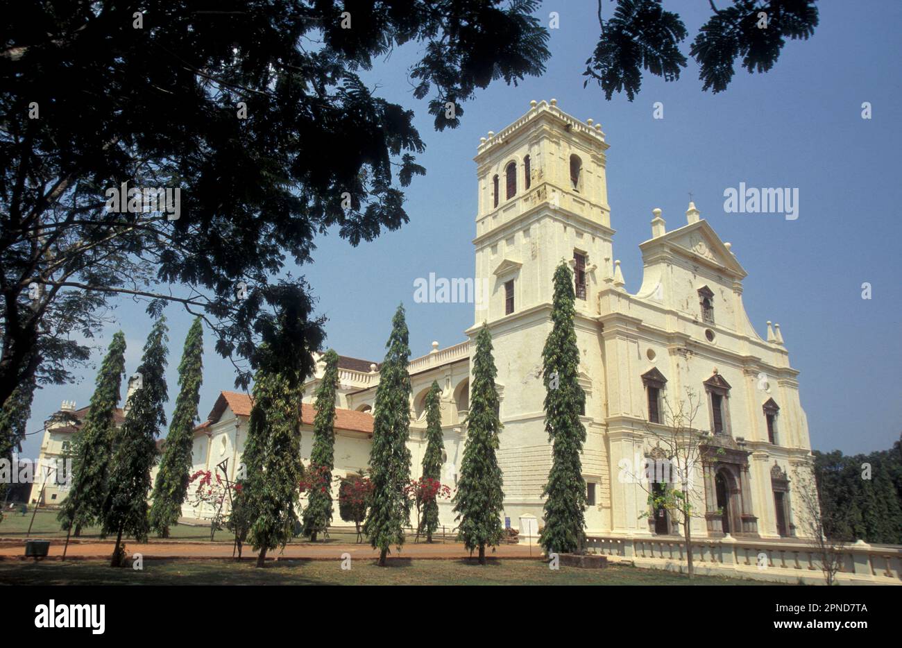 the church of Se Cathedral or Igreja do Esp’rito Santo e Convento de S ...