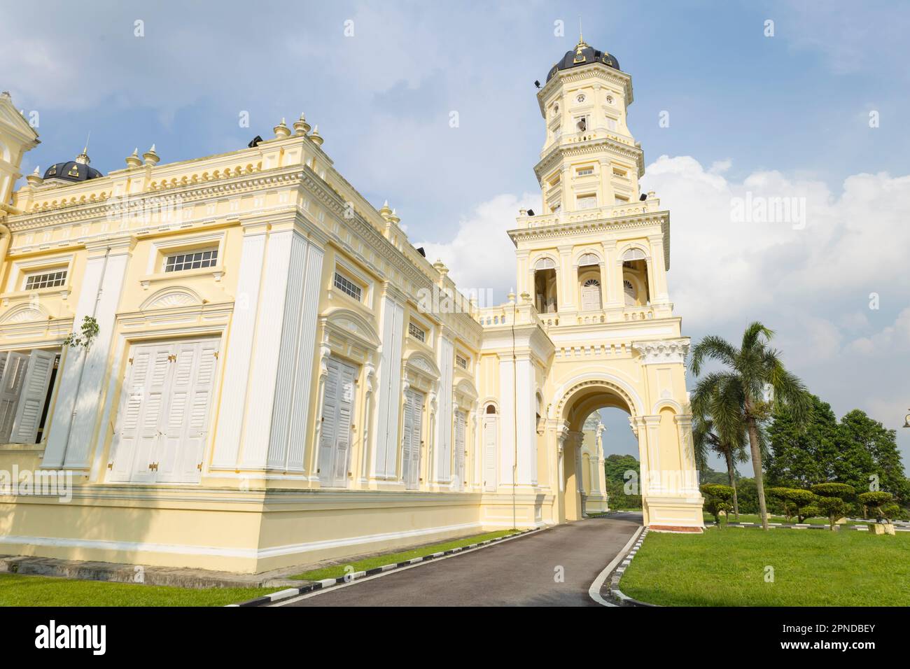 Sultan abu bakar mosque hi-res stock photography and images - Alamy