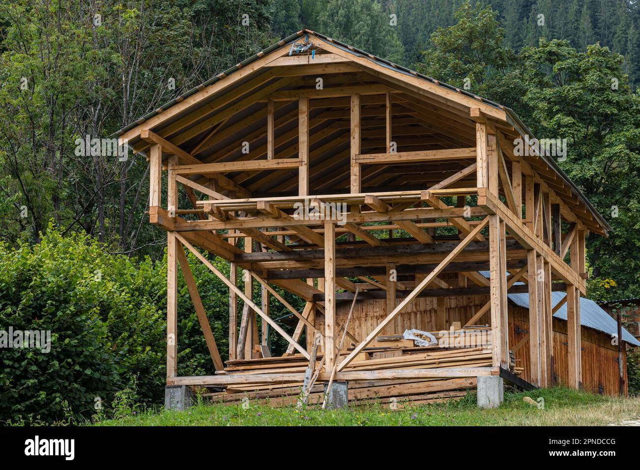 Traditional roof beams hi-res stock photography and images - Alamy