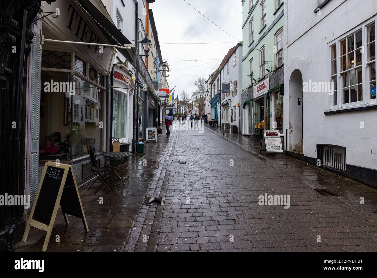Chepstow, UK. 14th April, 2023. Cobbled St Mary Street in the town's ...