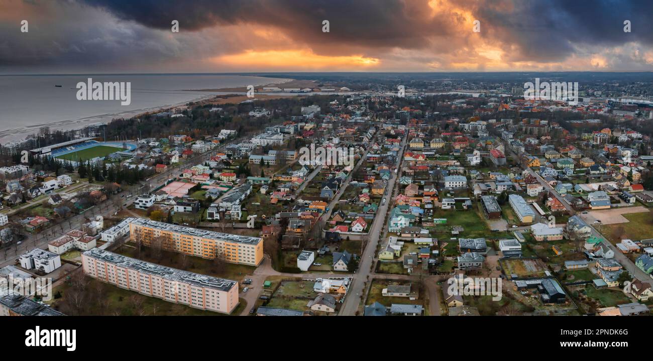 Estonia parnu street historic town hi-res stock photography and images ...
