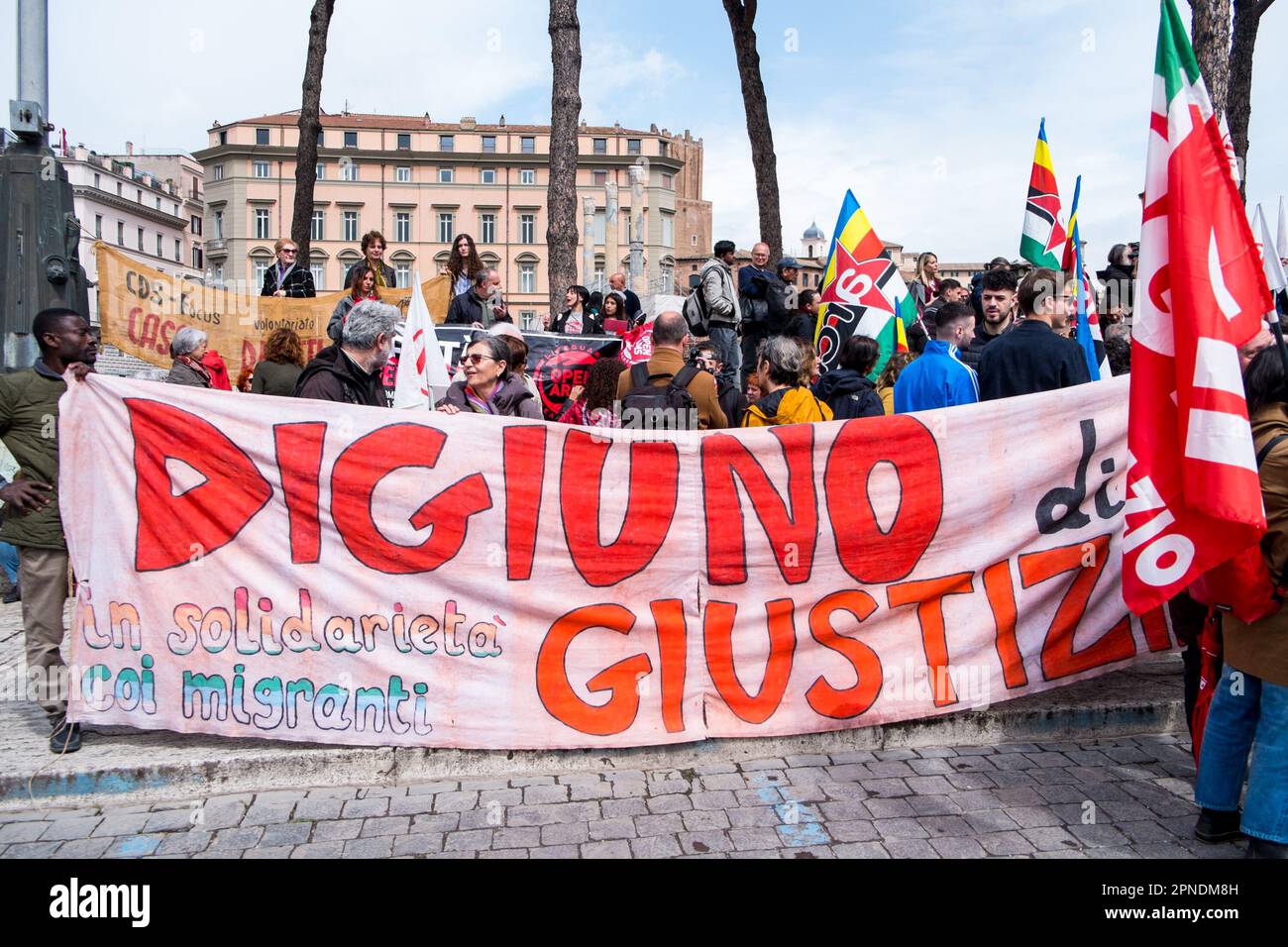 Flussi immigrazione hi-res stock photography and images - Alamy