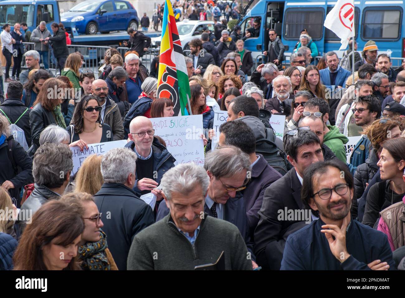 Flussi immigrazione hi-res stock photography and images - Alamy