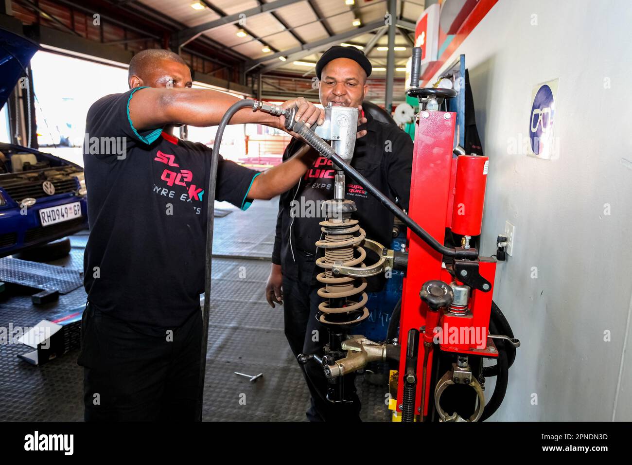 American mechanics hi-res stock photography and images - Alamy