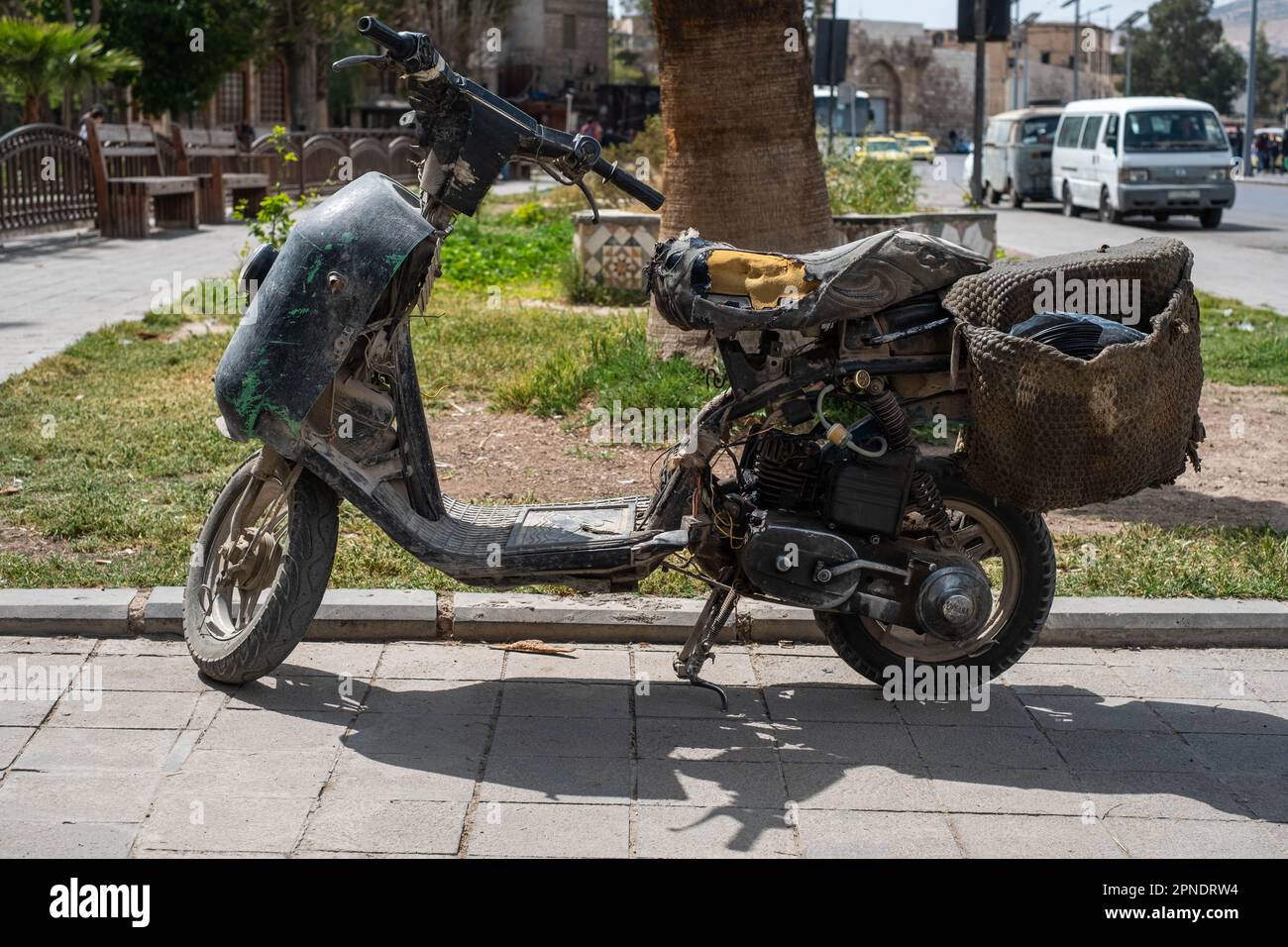 old, rusty scooter, dirty motorbike Stock Photo - Alamy