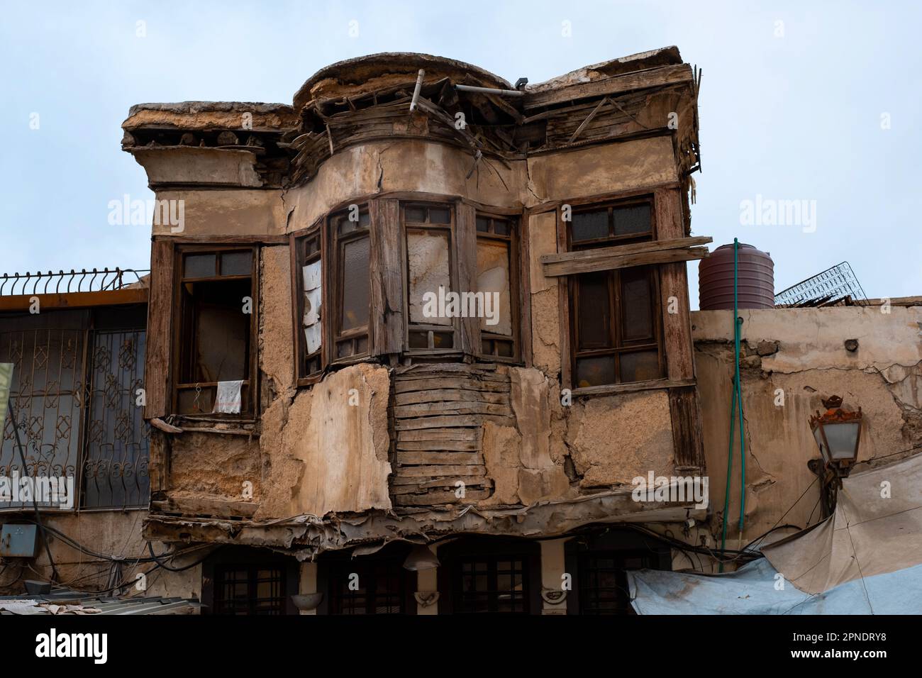 Old house, facade of a building ruin in old town of Damascus, Syria ...
