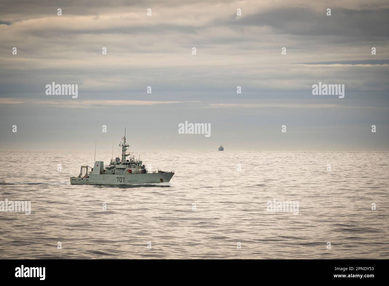 Maritime Coastal Defence Vessel (MCDV) HMCS Goose Bay underway at sea ...