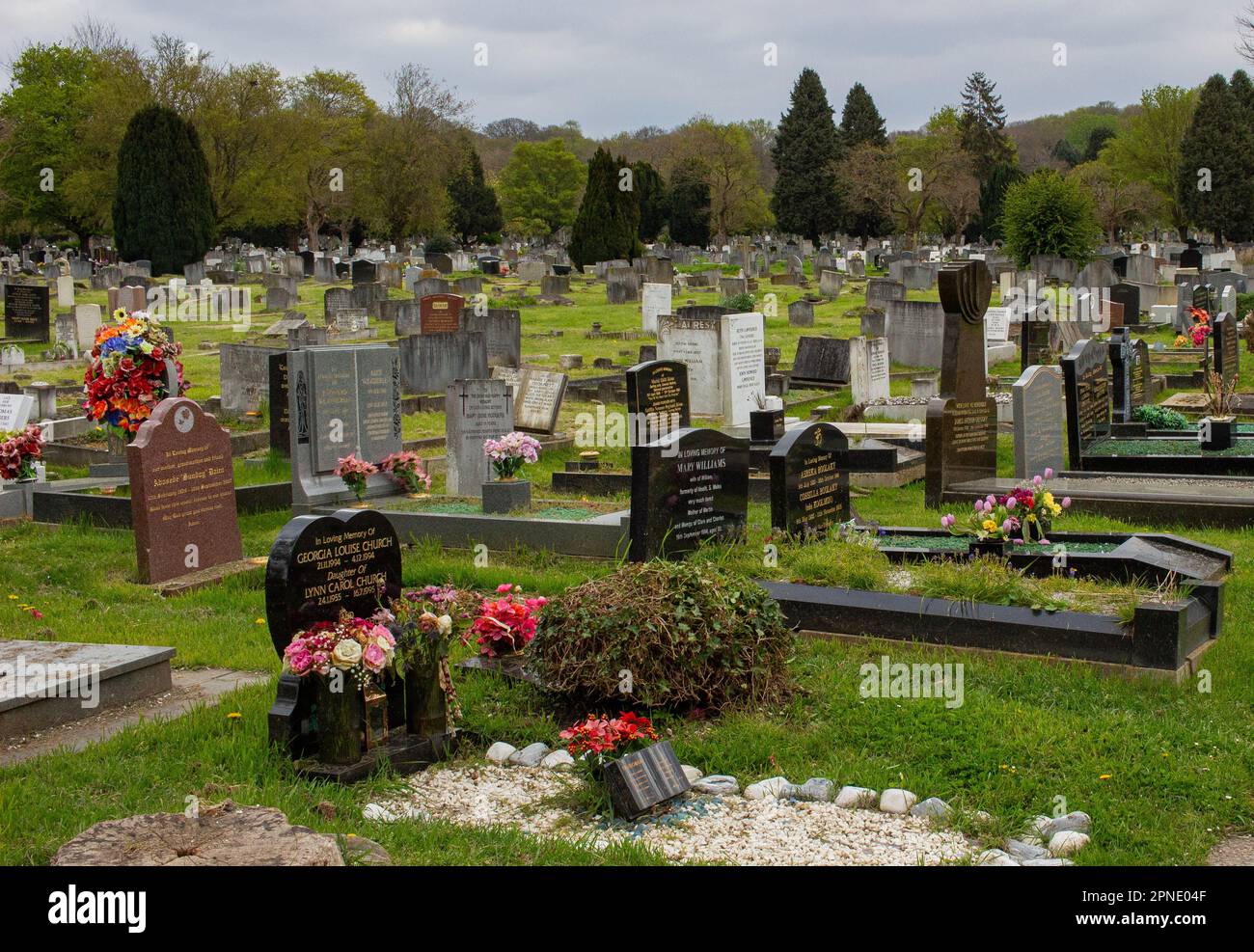 Putney Vale cemetery, Putney, London Stock Photo - Alamy