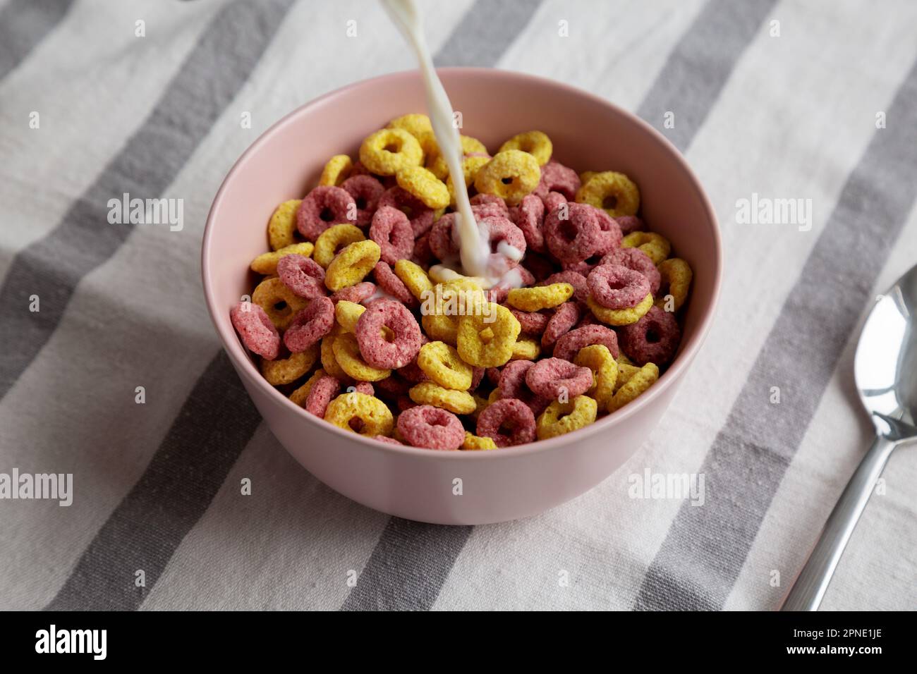 Fruity loops cereal milk hi-res stock photography and images - Alamy