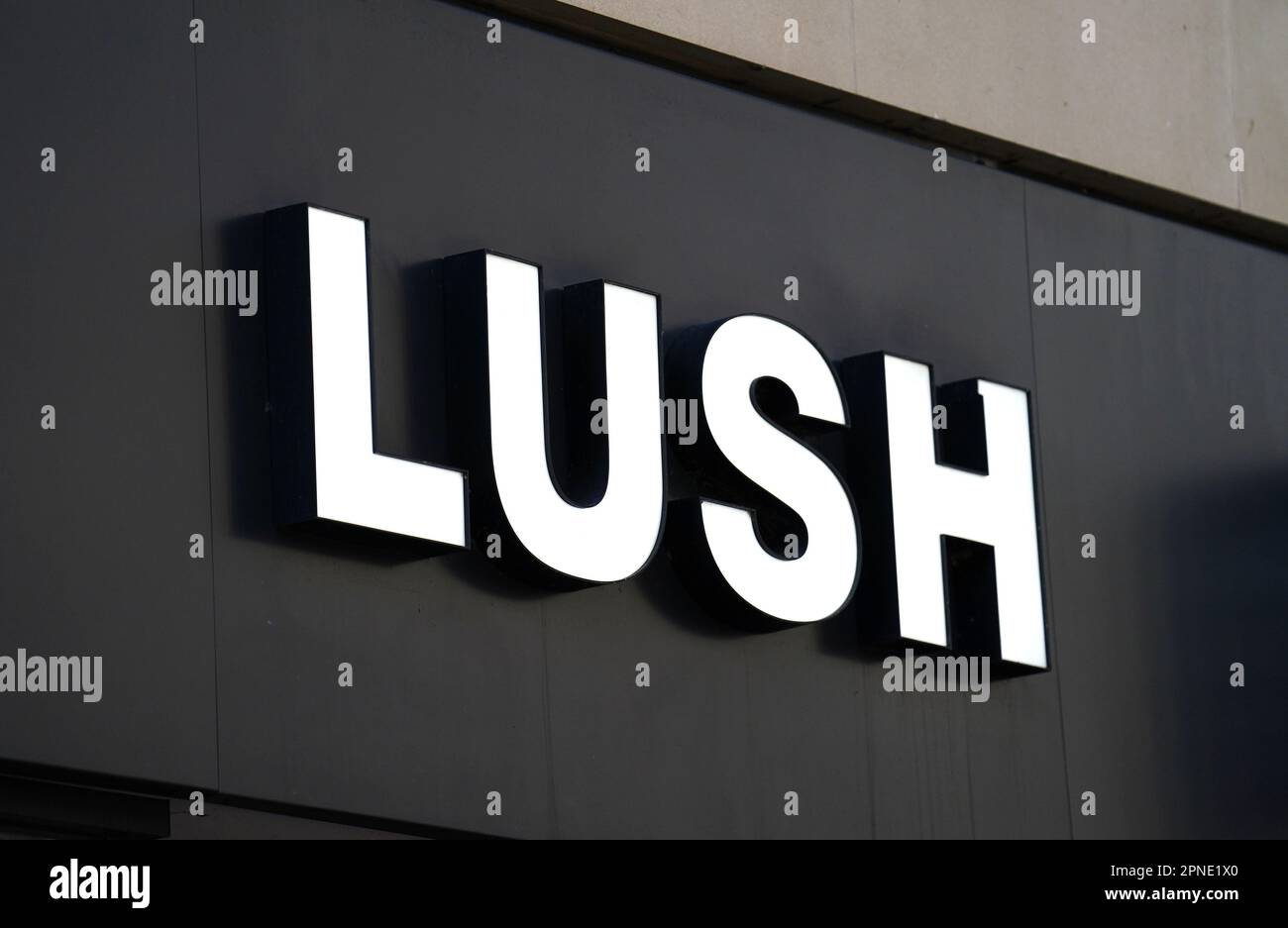 News consumer lush hi-res stock photography and images - Alamy