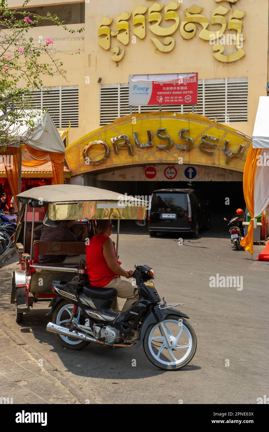 Orussey market cambodia hi-res stock photography and images - Alamy