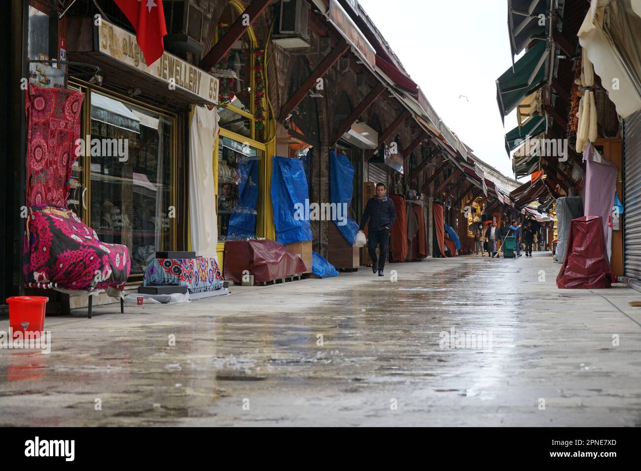 Istanbul streets hi-res stock photography and images - Alamy