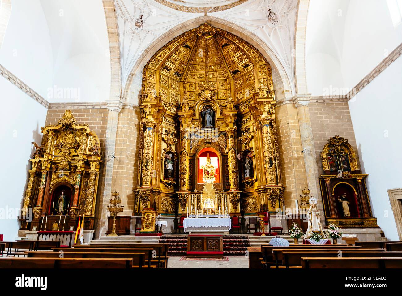 Interior. Church of San Francisco. On both sides of the main altarpiece ...