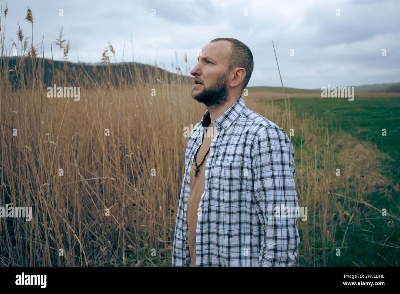 Portrait photo of a man in the countryside Stock Photo - Alamy