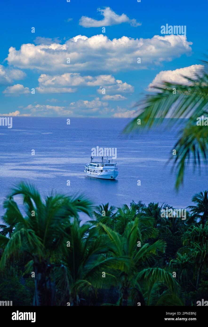 Fiji tourist ship hi-res stock photography and images - Alamy