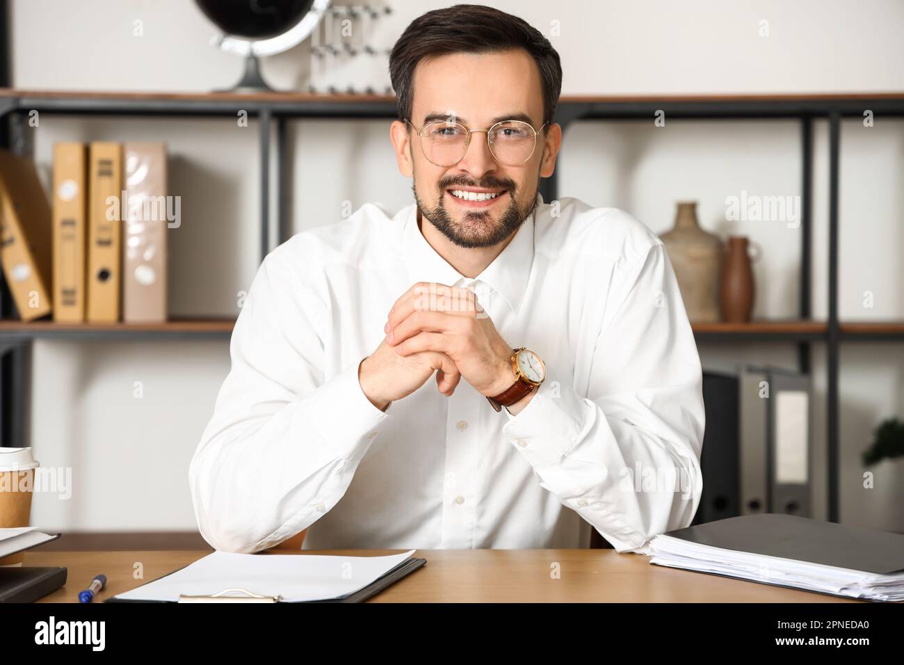 Male tutor hi-res stock photography and images - Alamy
