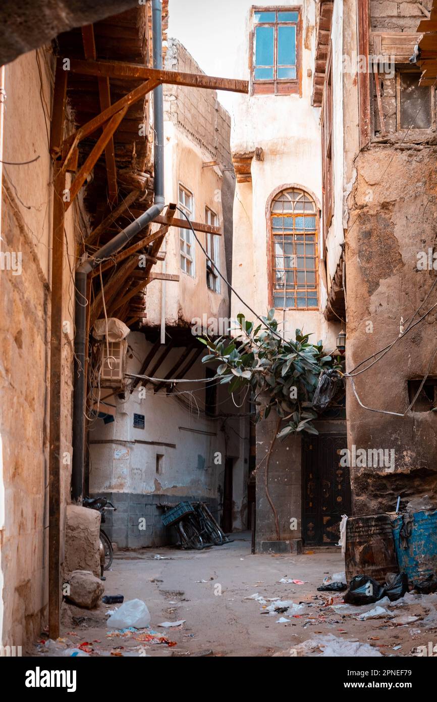 Dirty, run down court yard, old buildings Stock Photo - Alamy