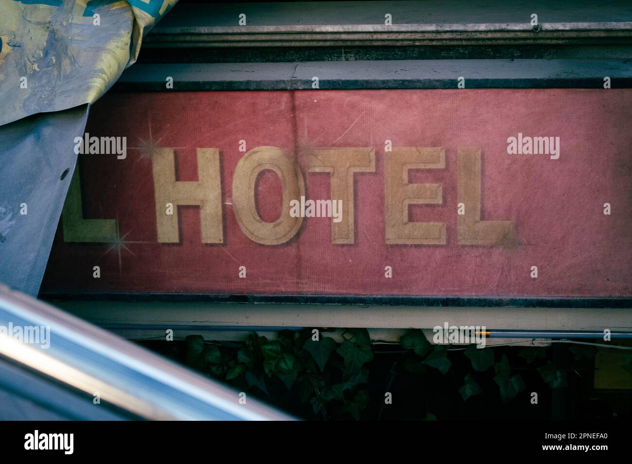 vintage hotel sign, old Hotel Stock Photo - Alamy