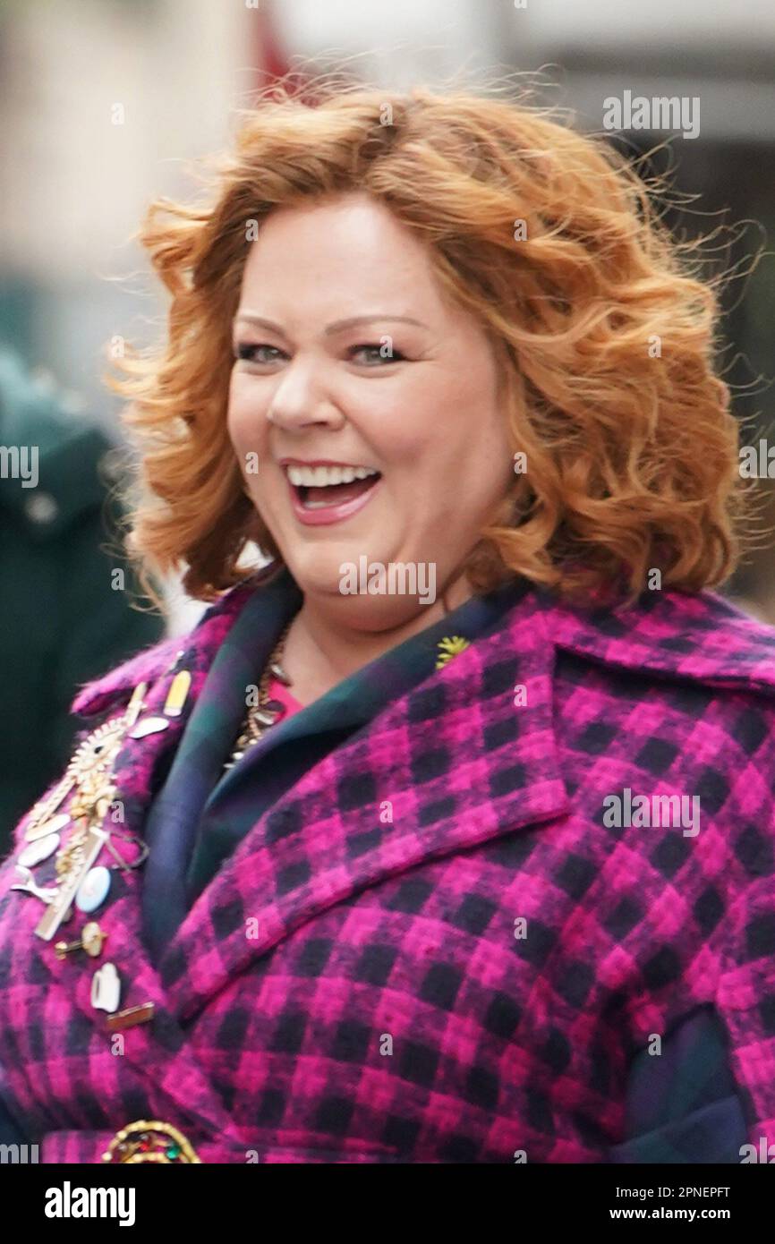 New York, NY, USA. 18th Apr, 2023. Melissa McCarthy on location for ...