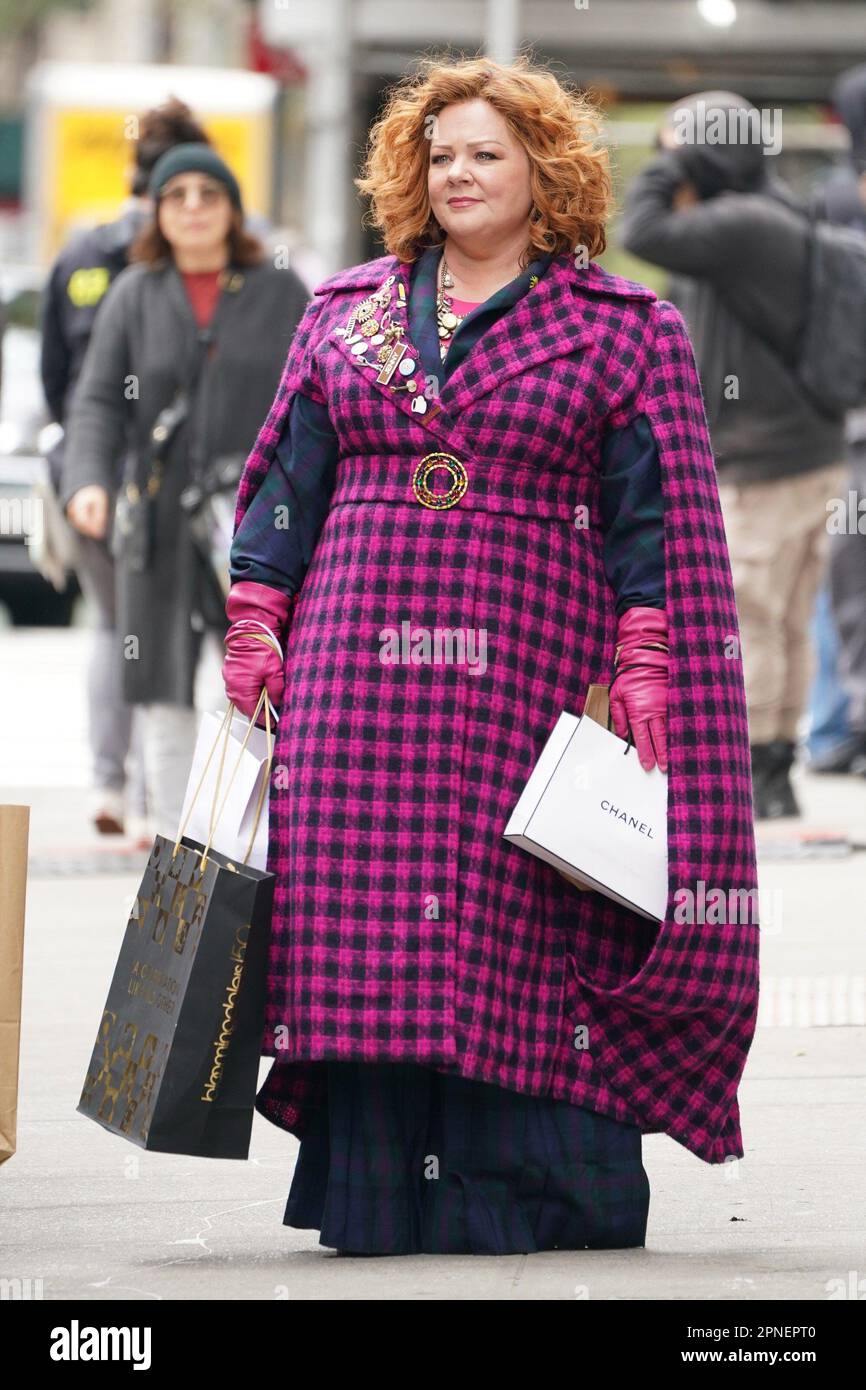New York, NY, USA. 18th Apr, 2023. Melissa McCarthy on location for ...