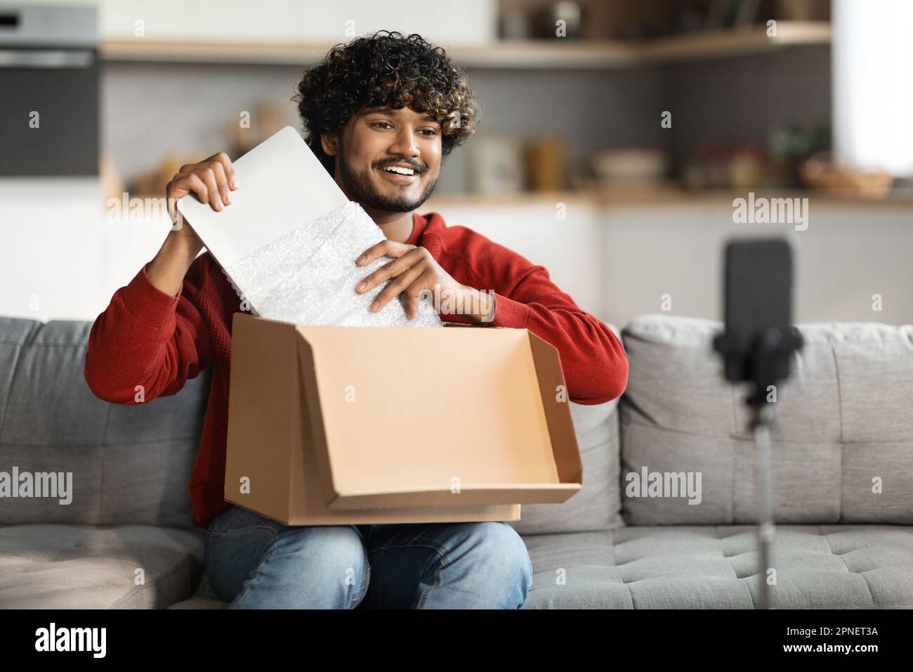 Tech unboxing hi-res stock photography and images - Alamy