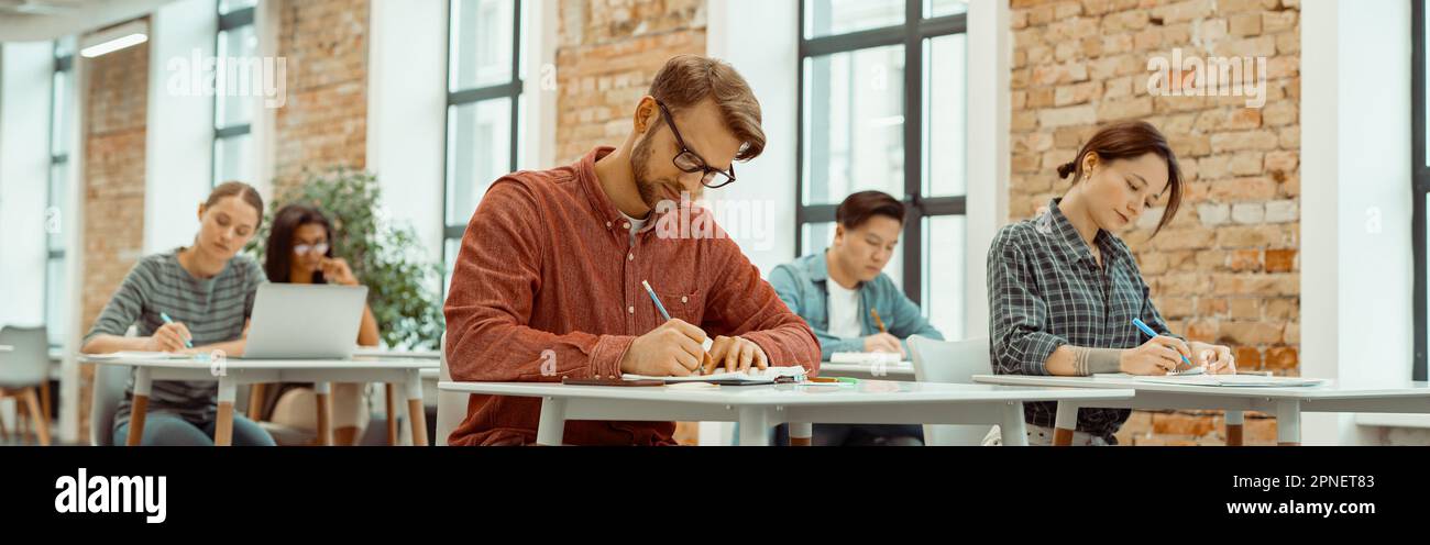 Medical students classroom exam test hi-res stock photography and ...