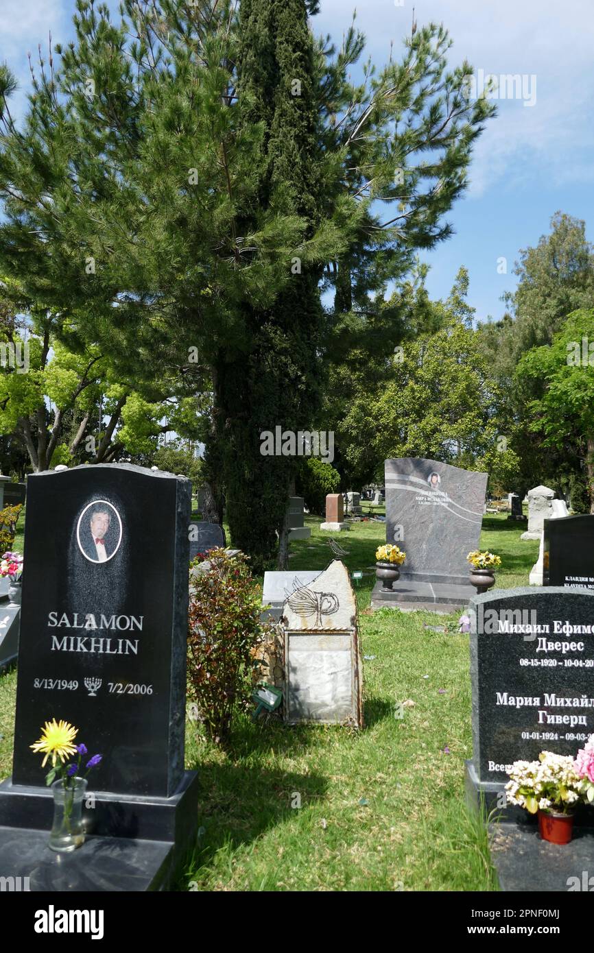 Hollywood Forever Cemetery Map Of Celebrities 60 Photos ...