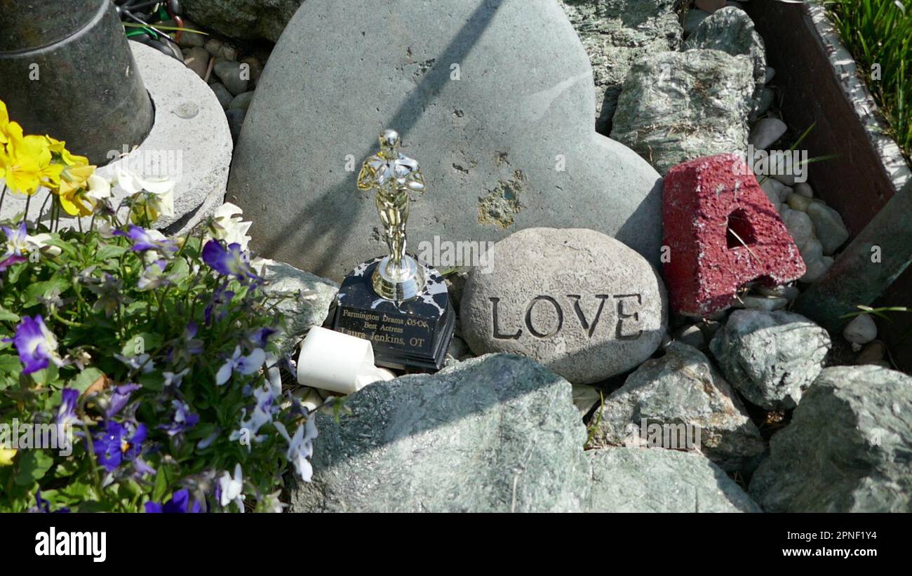 Anton yelchin grave hi-res stock photography and images - Alamy