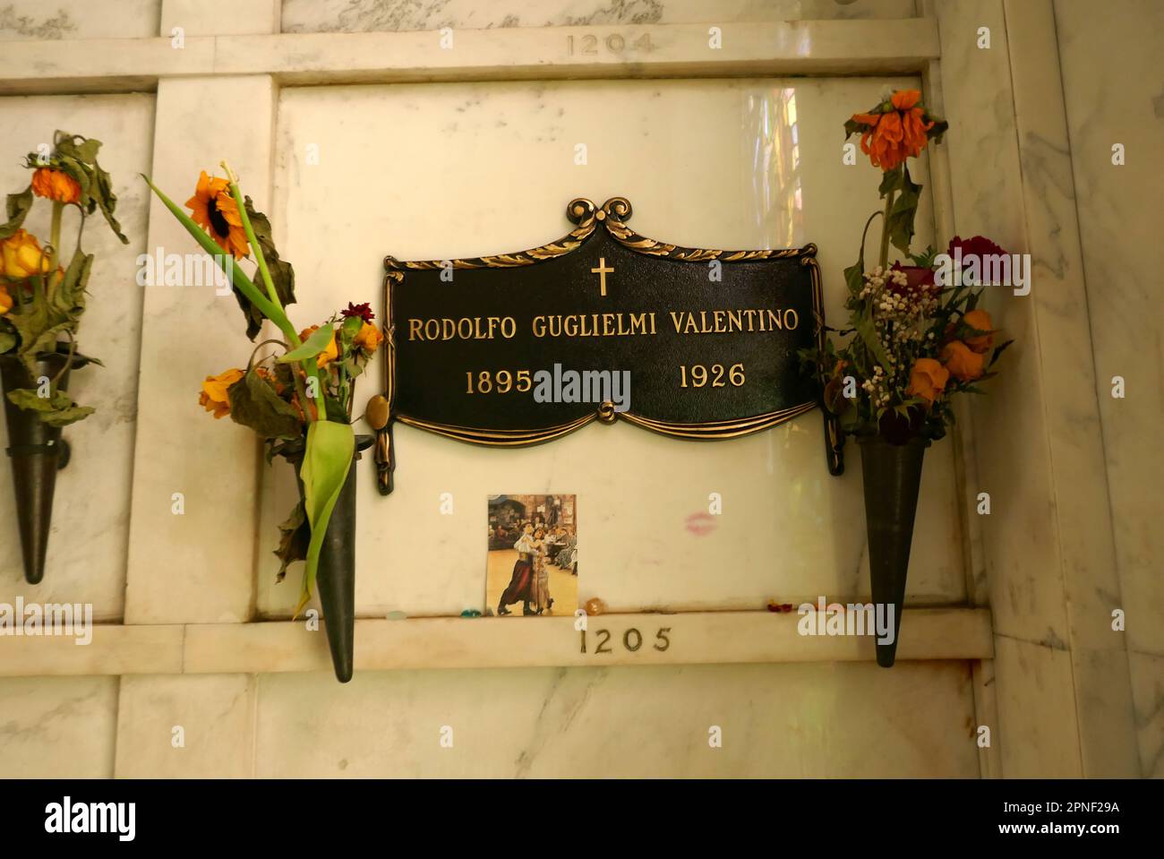 Rudolph Valentino Grave
