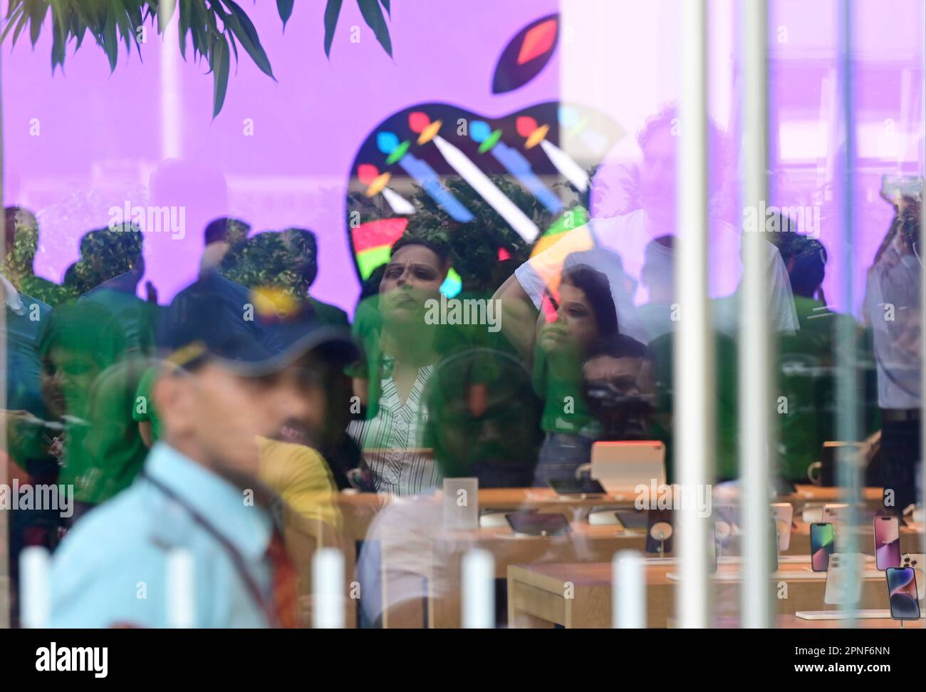 Huge crowd queue india hi-res stock photography and images - Alamy