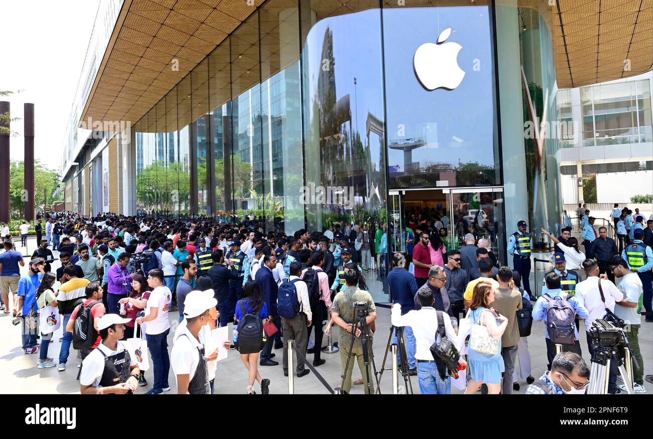 Mumbai, India. 18th Apr, 2023. MUMBAI, INDIA - APRIL 18: Huge crowd ...