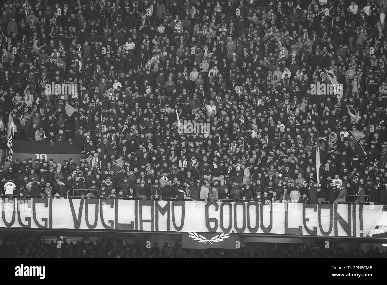 Napoli champions league 2022 Black and White Stock Photos & Images - Alamy