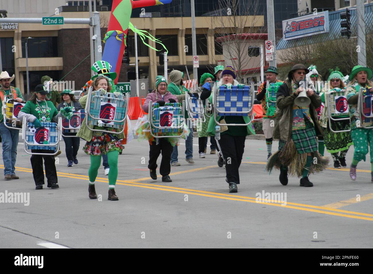Parade spectator's line Market Street to see the St Patrick's Day ...
