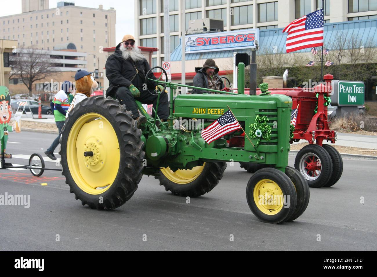 Parade spectator's line Market Street to see the St Patrick's Day ...