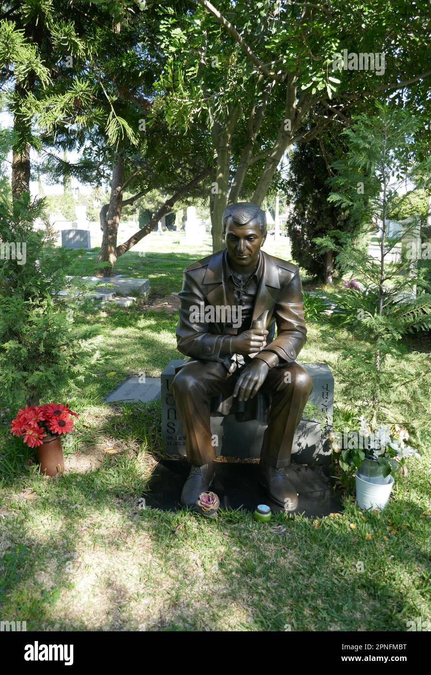Hollywood forever cemetery statue hi-res stock photography and images ...
