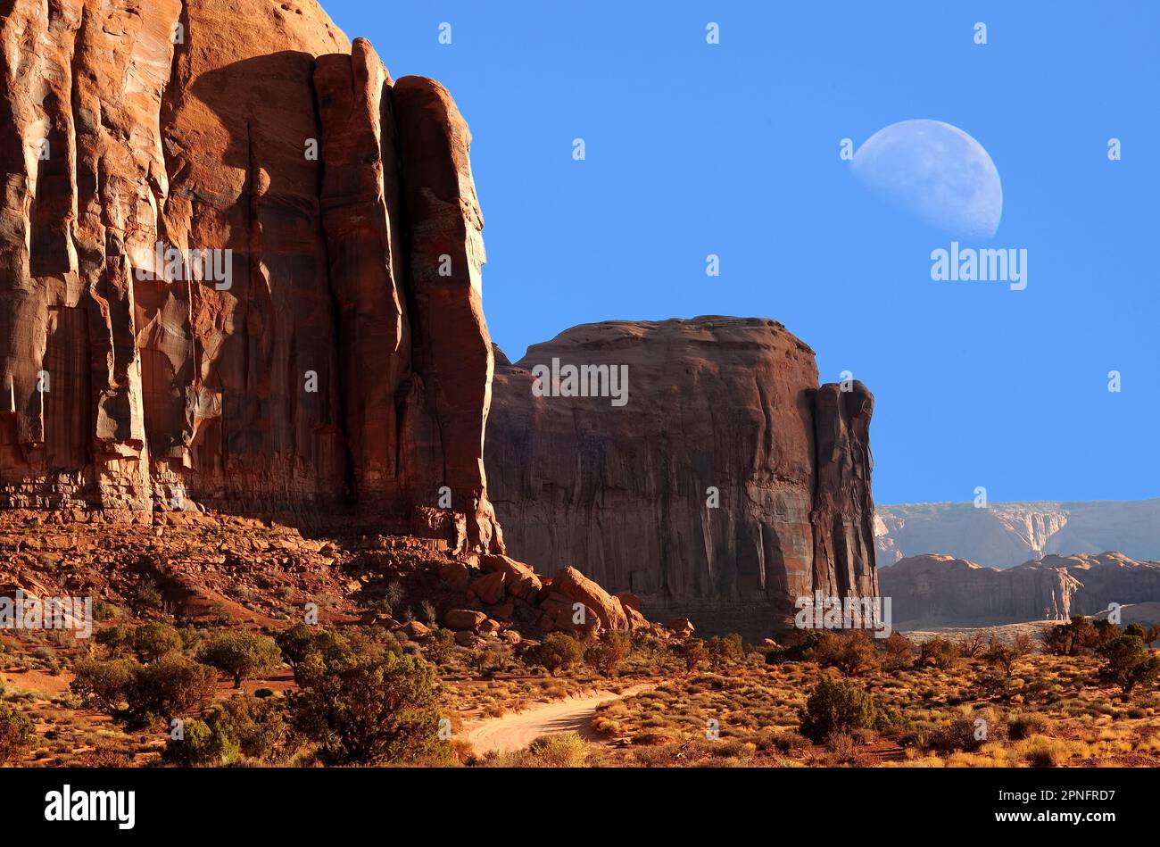 Moon over grand canyon arizona hi-res stock photography and images - Alamy